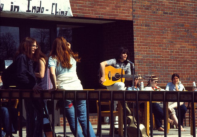 Pictures of Students at University of Hartford in the 1970s ~ Vintage ...