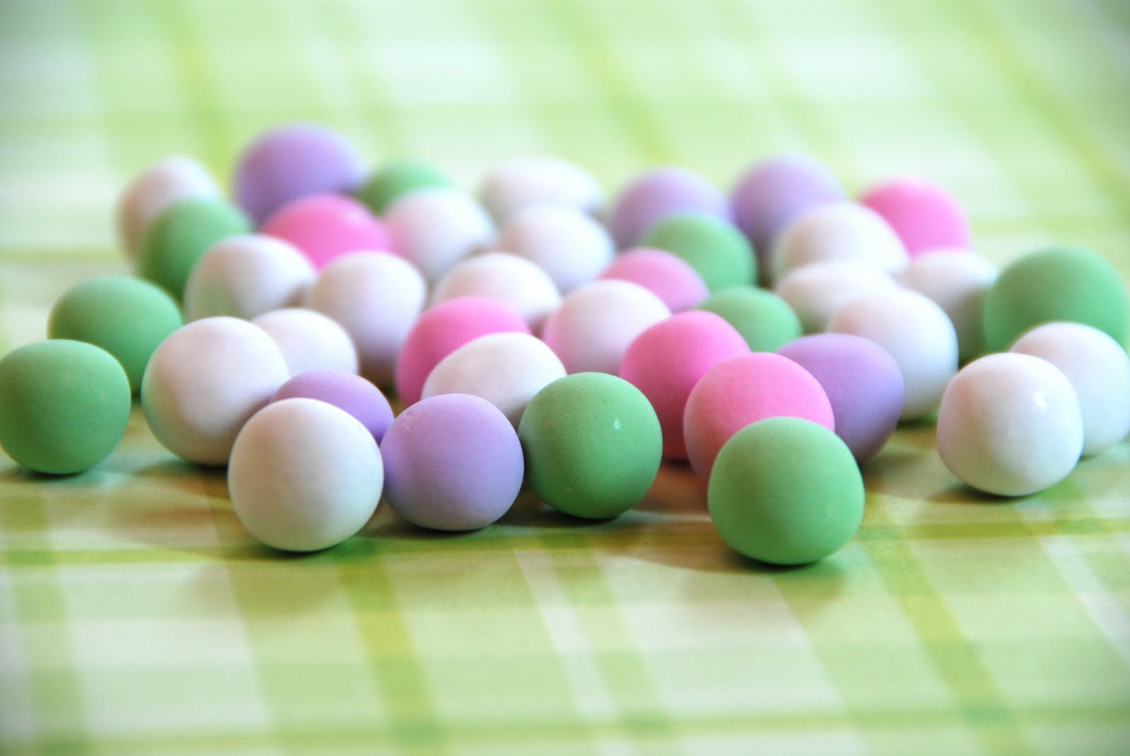 candy coated chocolate mints