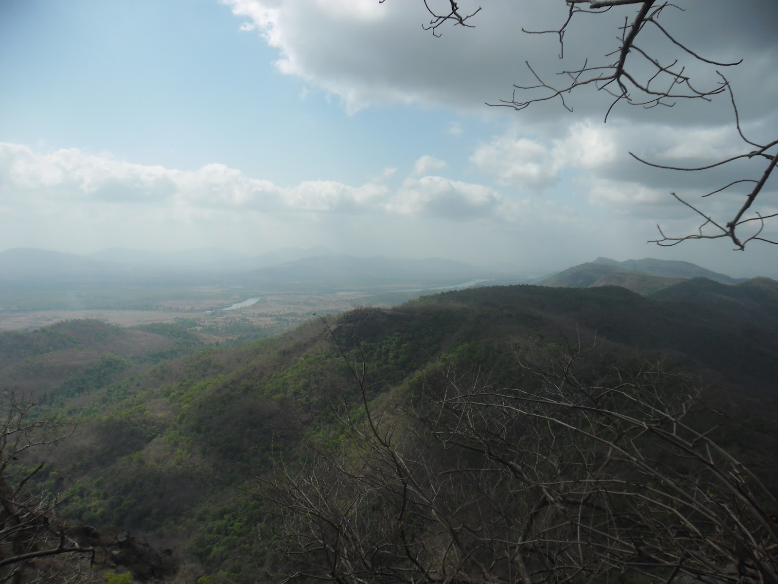 Weekend Wanderer a blog by Aashish Chawla: Trek to Kaldurg Fort, Palghar