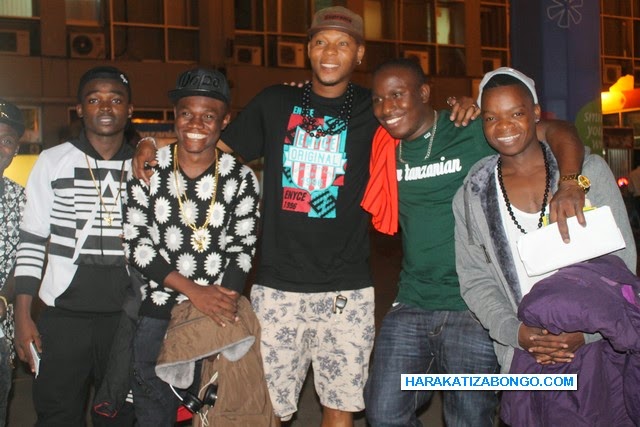 HABARI PICHA: YAMOTO BAND WAKWEA PIPA KUELEKEA UINGEREZA KUPIGA SHOW ...