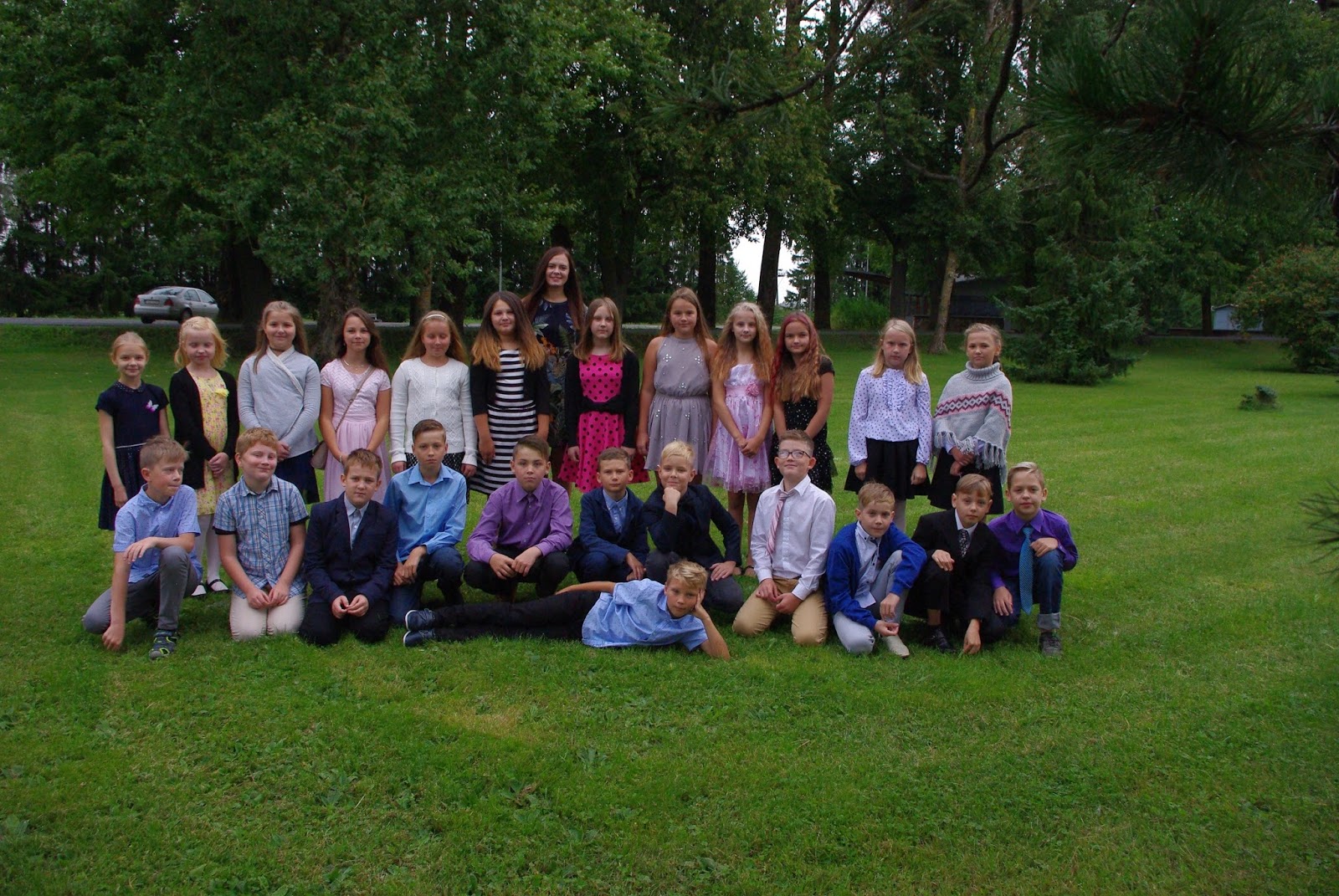 Luunja Keskkooli 4.b asjatoimetused: Tere, kool!