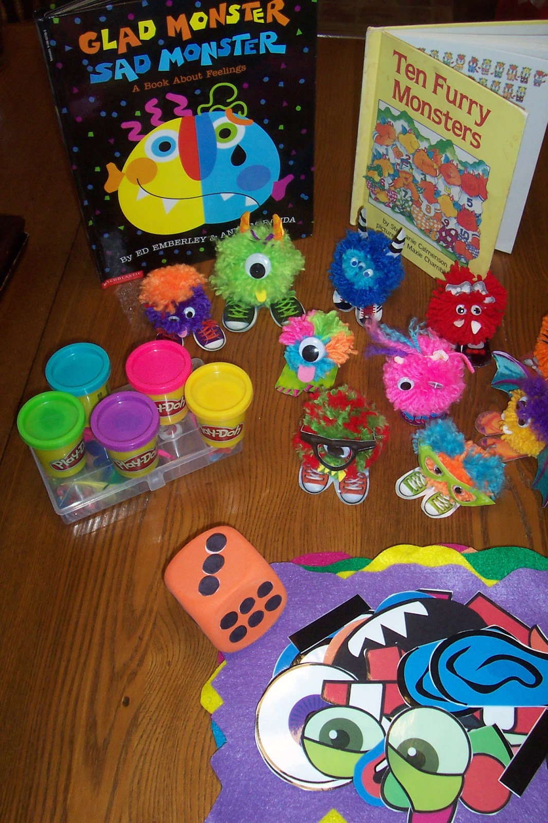 Katie's {Little Ones} Learning Lounge: Literacy Activity Bag #2 - Monsters