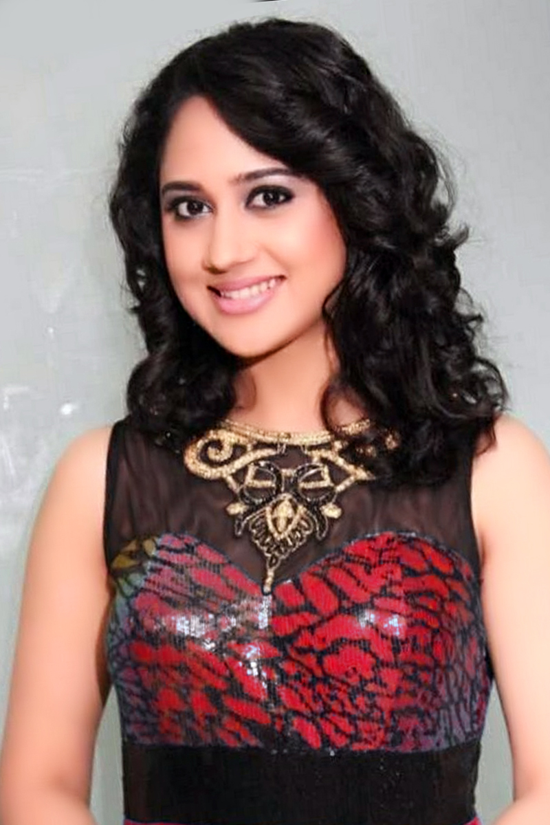 BEAUTIFUL KERALA ACTRESS MIYA GEORGE'S CLOSE UP PHOTOS OF LOVELY SMILE