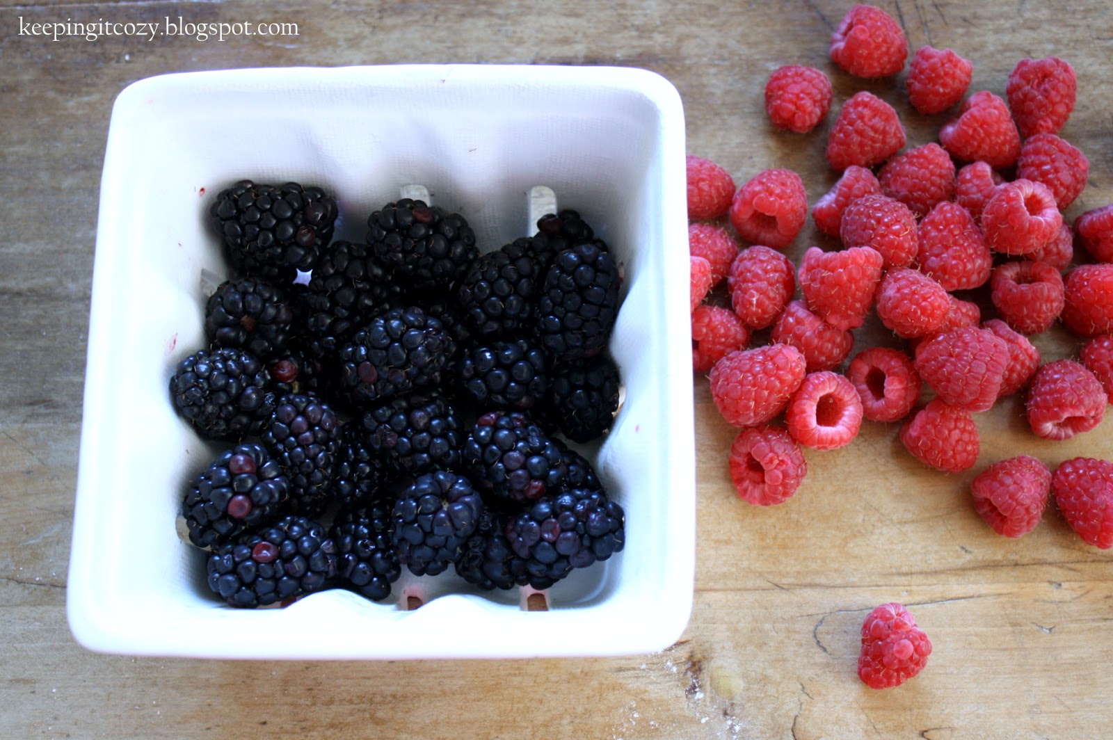 Keeping It Cozy: Summertime Berry Crumble