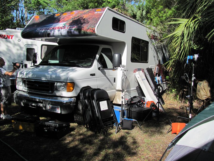 Sayang Wayang: Hell Glades (2013)