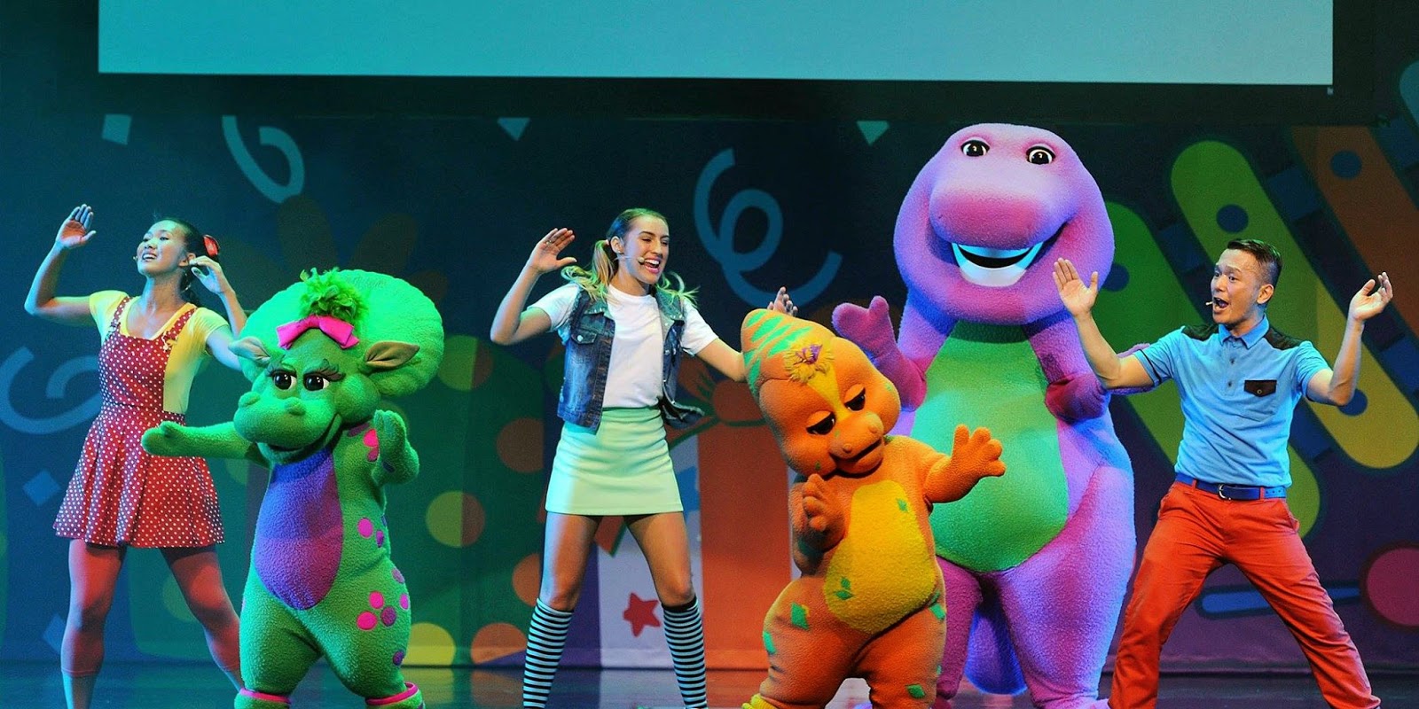 Barney Celebrates His Birthday In An All-New Live Show!