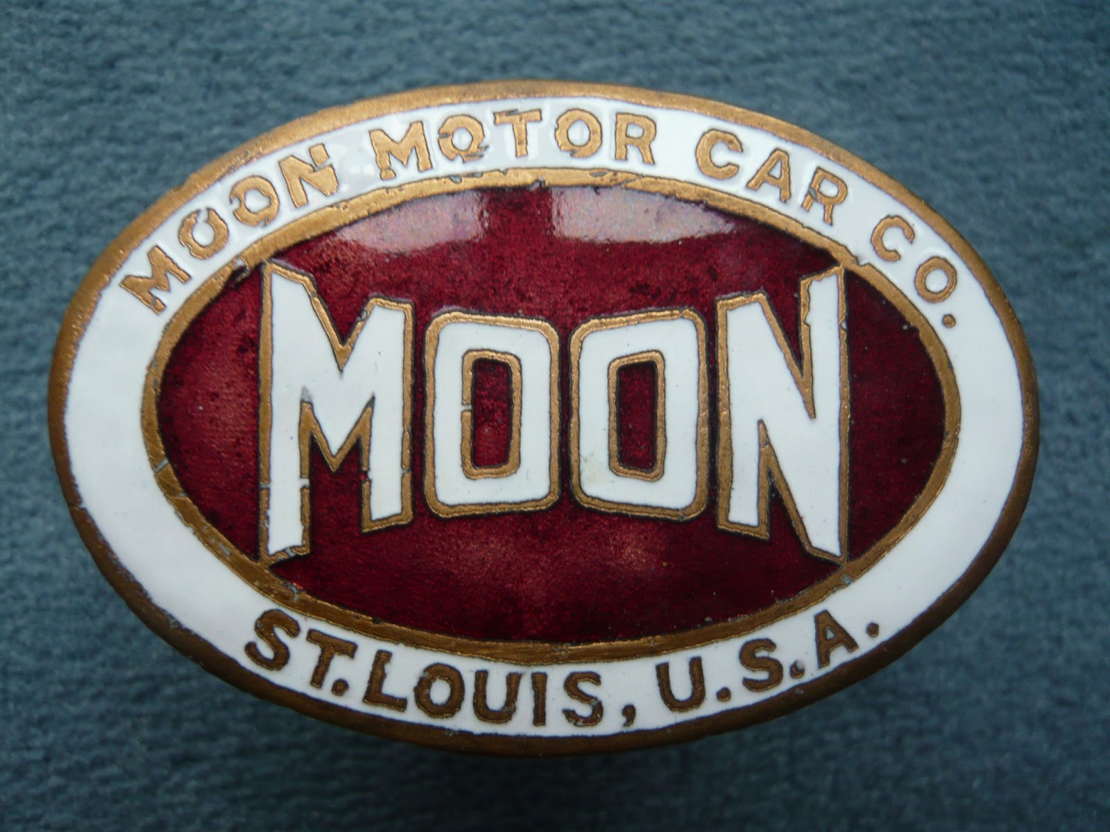 RadiatorEmblems: MOON / USA