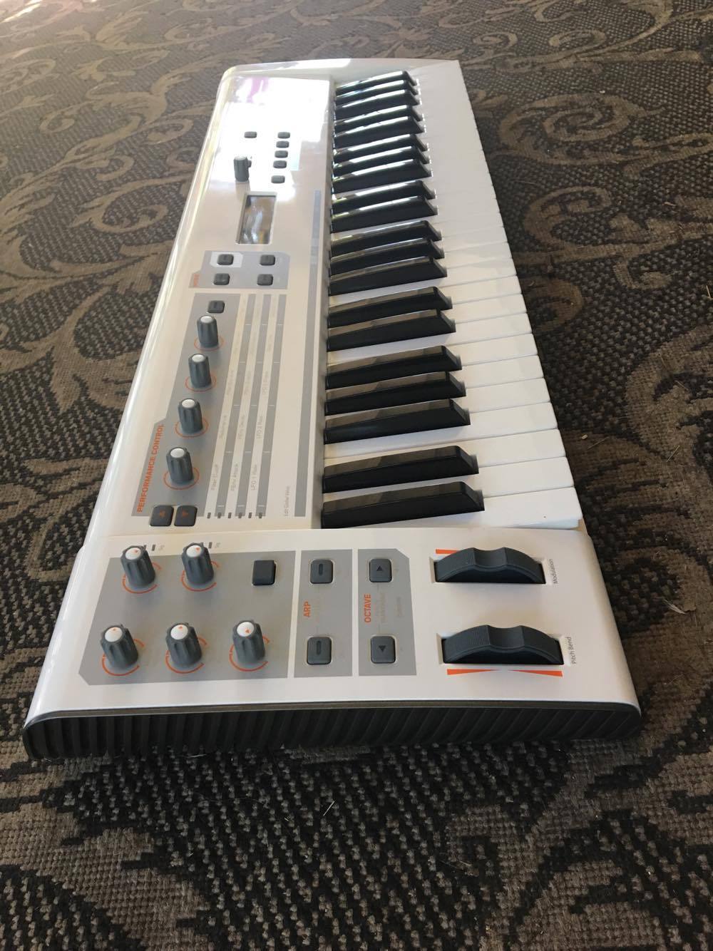 MATRIXSYNTH: M-Audio Venom Synthesizer