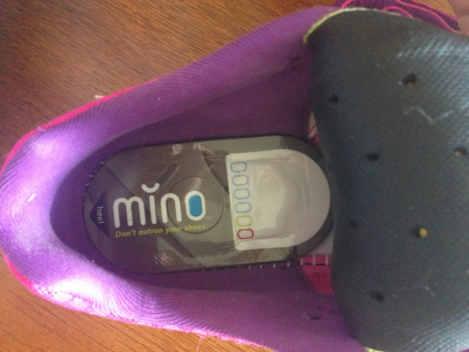 Mino For Runners mile sensor review and #giveaway | I Run For Wine