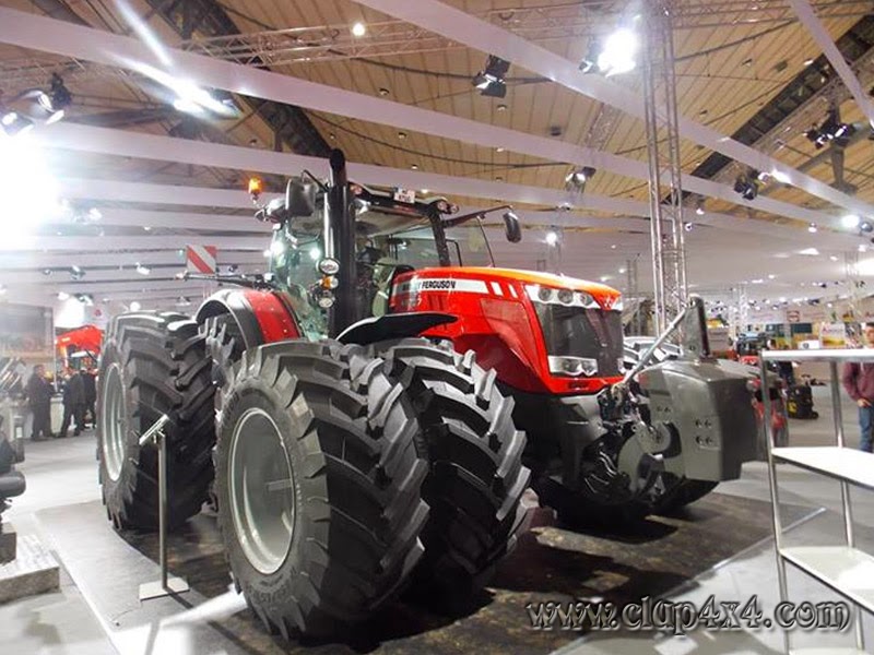 Tractors - Farm Machinery: Massey Ferguson 8737