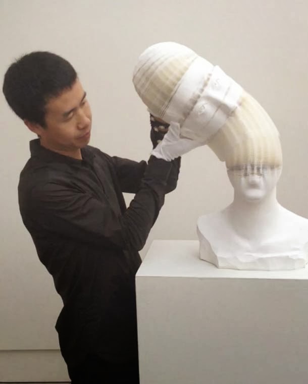 Famille EGGER: Les sculptures sur papier de Li Hongbo
