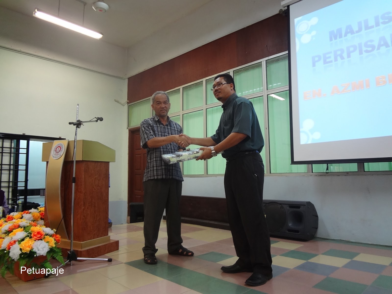 Petuapaje.blogspot.com: Majlis Perpisahan Encik Azmi Majid