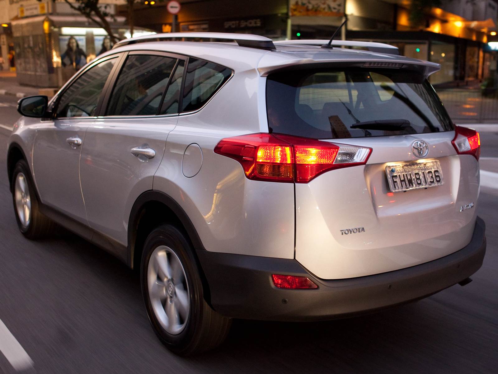 Toyota RAV4 2015: preço e dados de consumo das versões | CAR.BLOG.BR