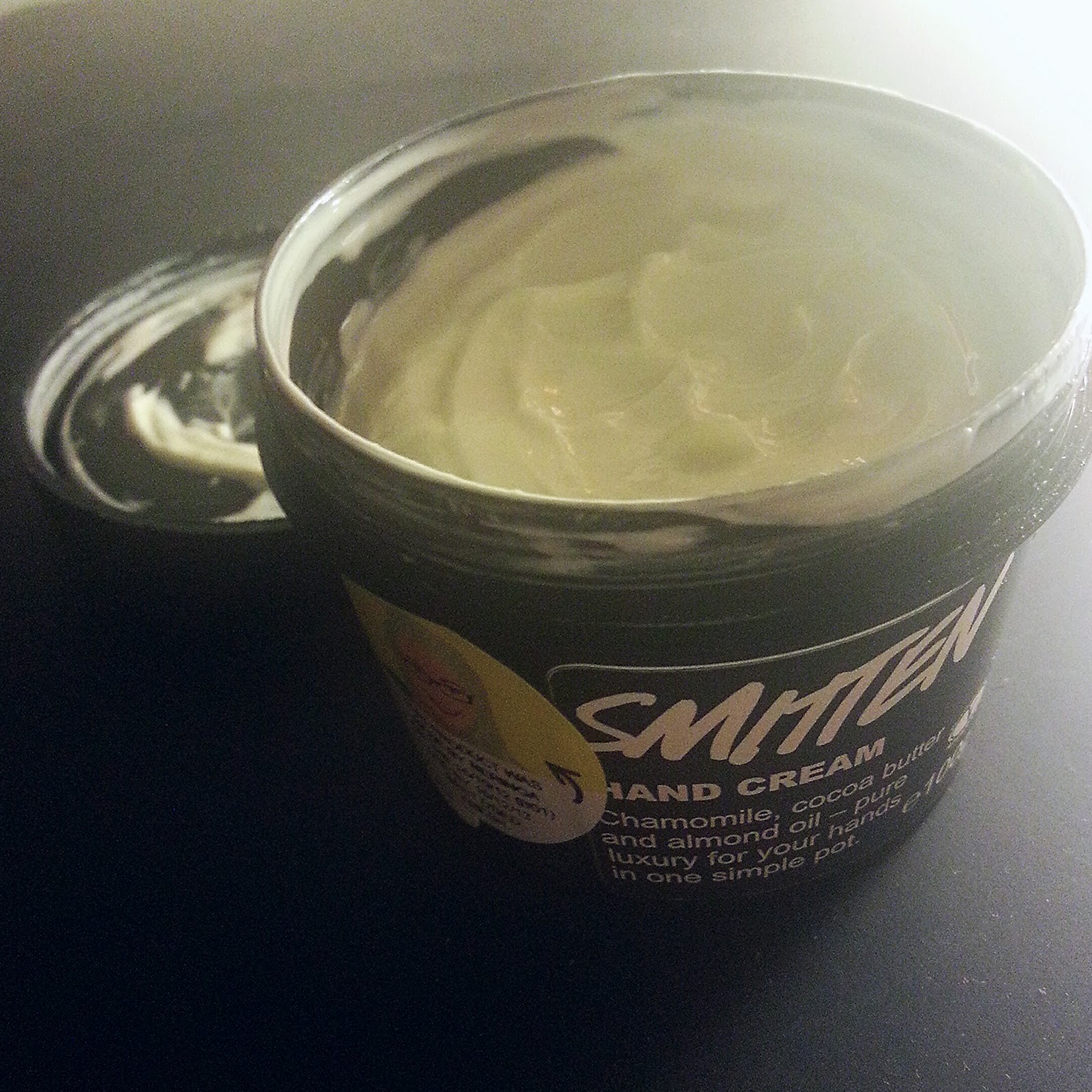 Three Little Búhos: Lush a Week: Smitten Hand Cream