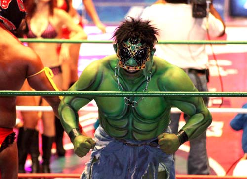 Lucha Libre Porra Fresa: Mr Niebla anda verde del coraje