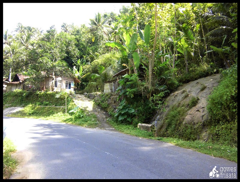 Gowes Wisata: Air Terjun Curug Siluwok