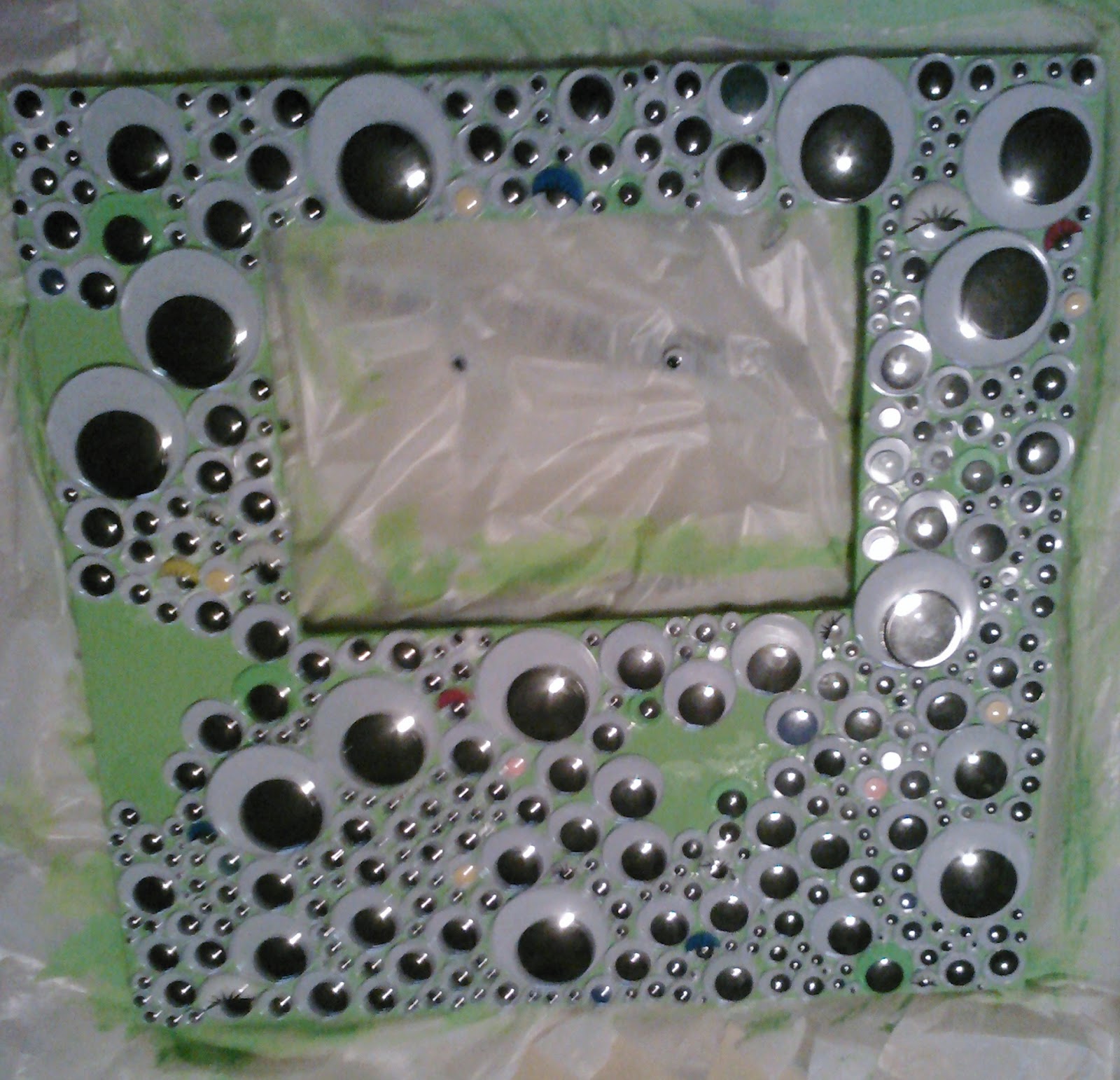 Horrendous crafts and Halloween goodies: 31 Halloween Projects-1 Googly ...