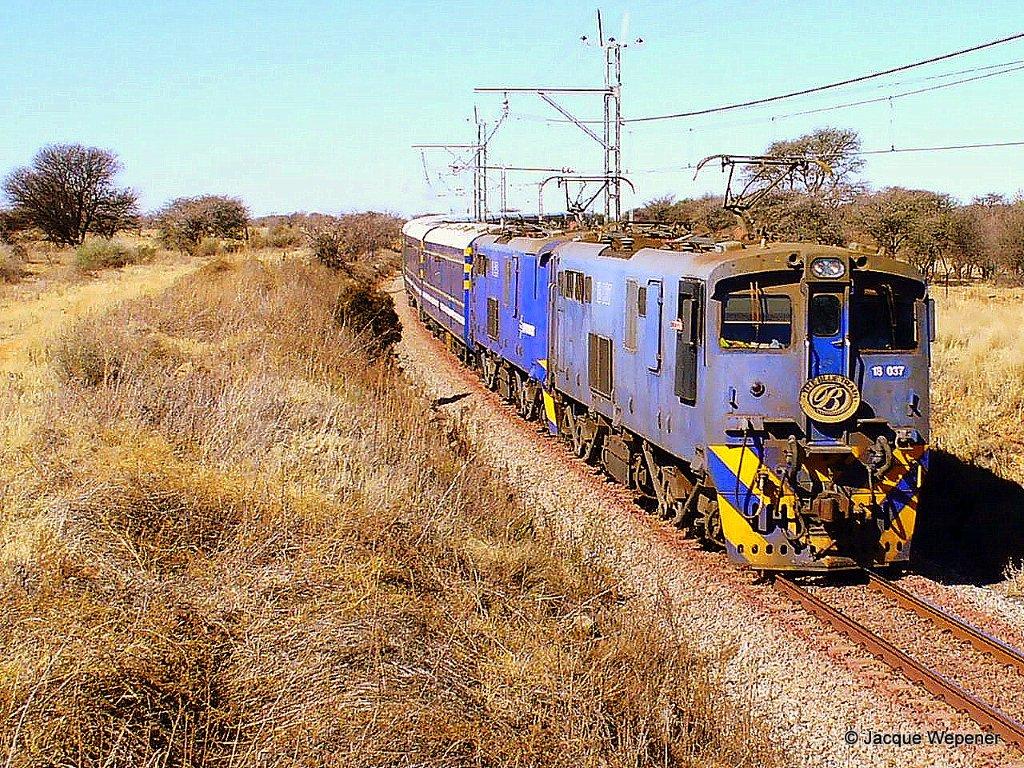 South African Railway News: September 2012