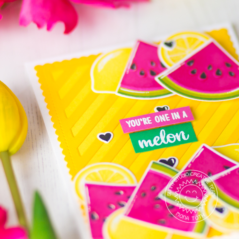 Sunny Studio: Frilly Frames Cards with Franci and Mona