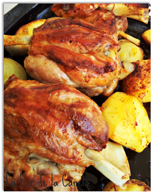 Codillo asado - Cocina y Thermomix - MundoRecetas.com