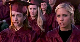 Doux Reviews: Buffy Season Three: Spoilers and Foreshadowing