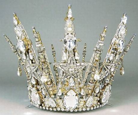 Marie Poutine's Jewels & Royals: Beautifully Different Tiaras