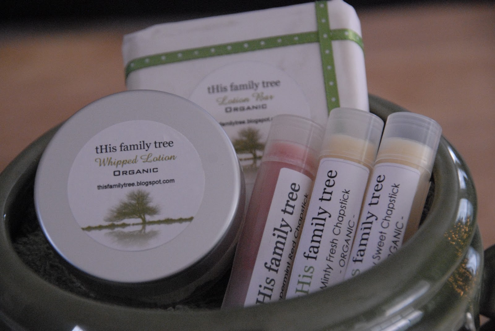 tHis family tree: "Love Them with Organic Body Care" Package