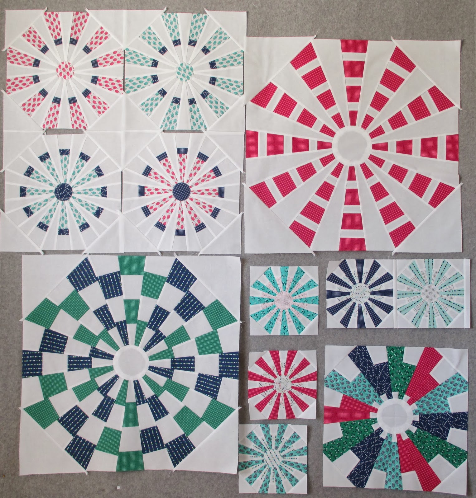 Cupcakes 'n Daisies: 15 Degree Dresden Sampler Quilt