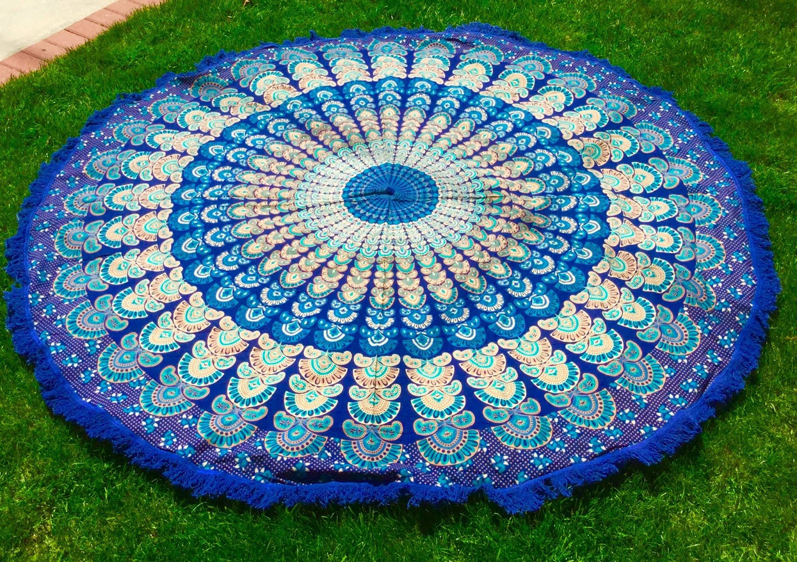 Home Decor And More - Be Your Own Kind Of Beautiful: QUILTED ROUNDIES