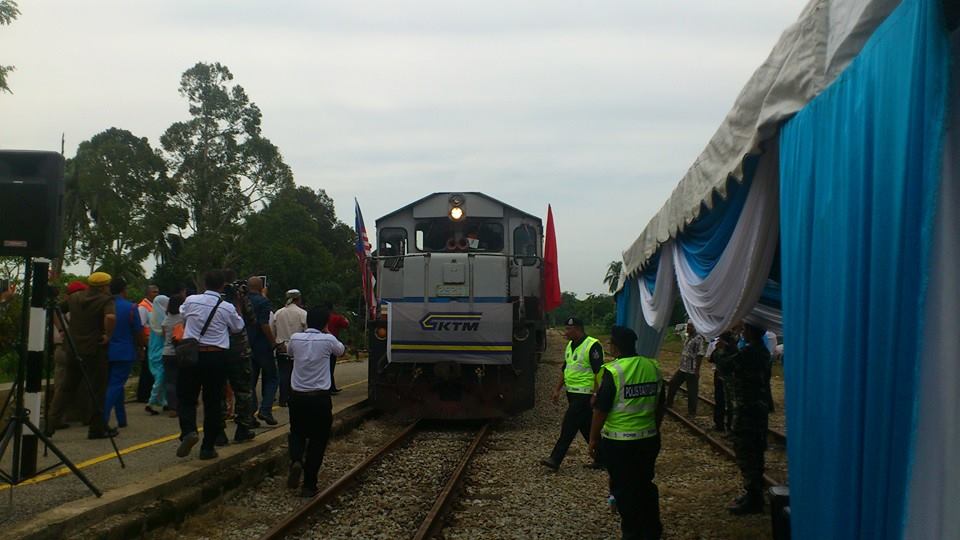 TREN PANTAI TIMUR - TAHNIAH TUAN HAJI SARBINI BIN TIJAN PRESIDEN KTMB ...