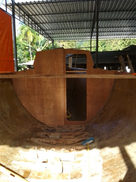 Veleiro Piá: Antepara B, finalizamos os cortes e vaus.
