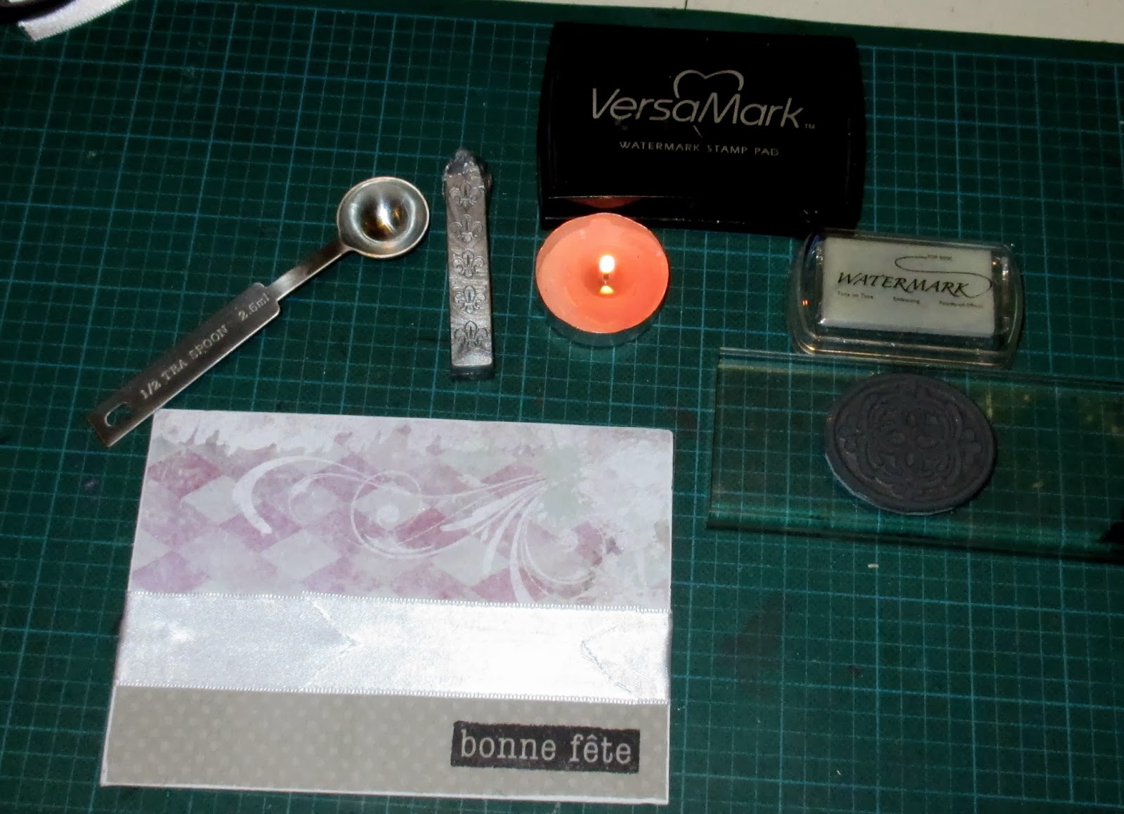 Magenta: Technique: Sceau de cire avec une étampe / Technique: Wax seal ...