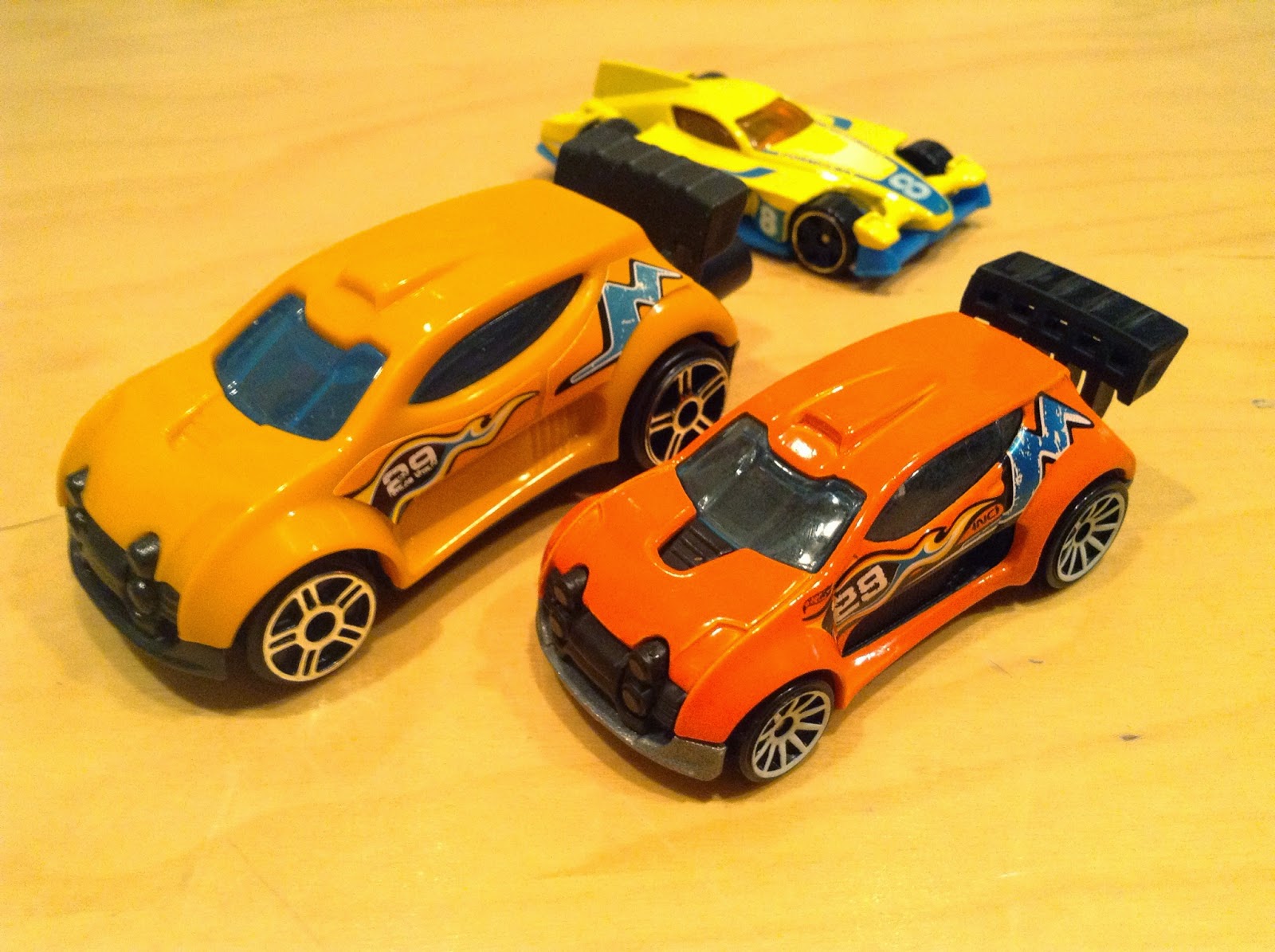 JULIAN'S HOT WHEELS BLOG: Formul8r & Fast 4WD