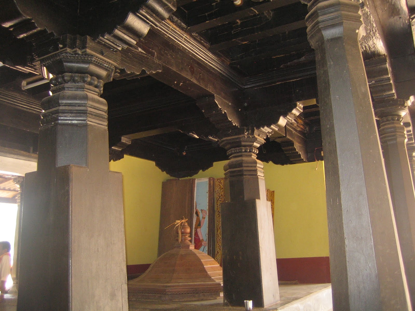 The Sunshine Corner: Neelavara Temple