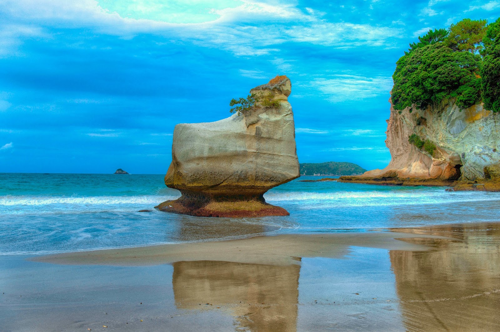 Cathedral Cove | Extraordinary Place Of New Zealand | World