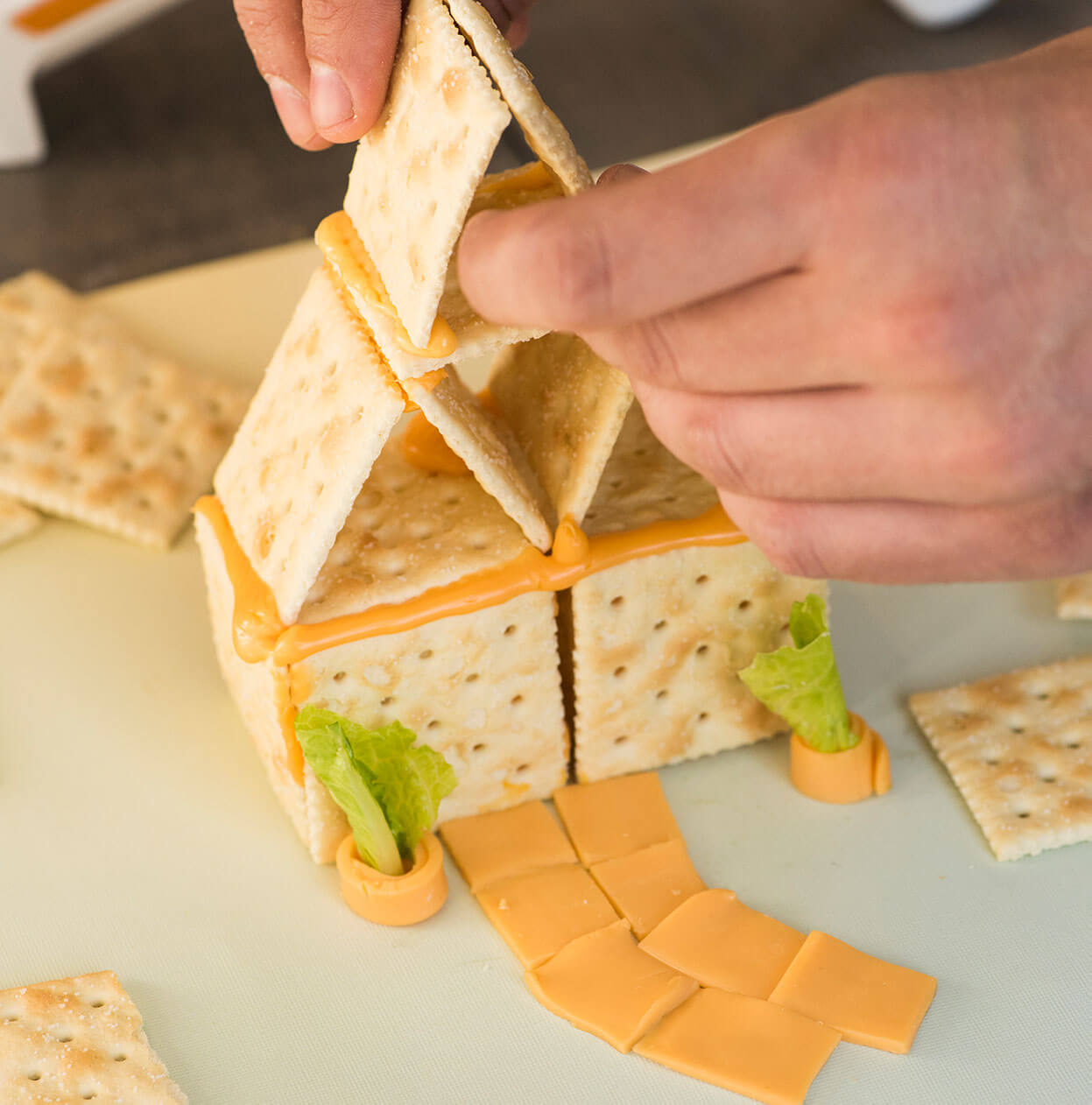 Fondoodler - Hot glue gun for cheese, by BuzzFeed - Tech News 24h