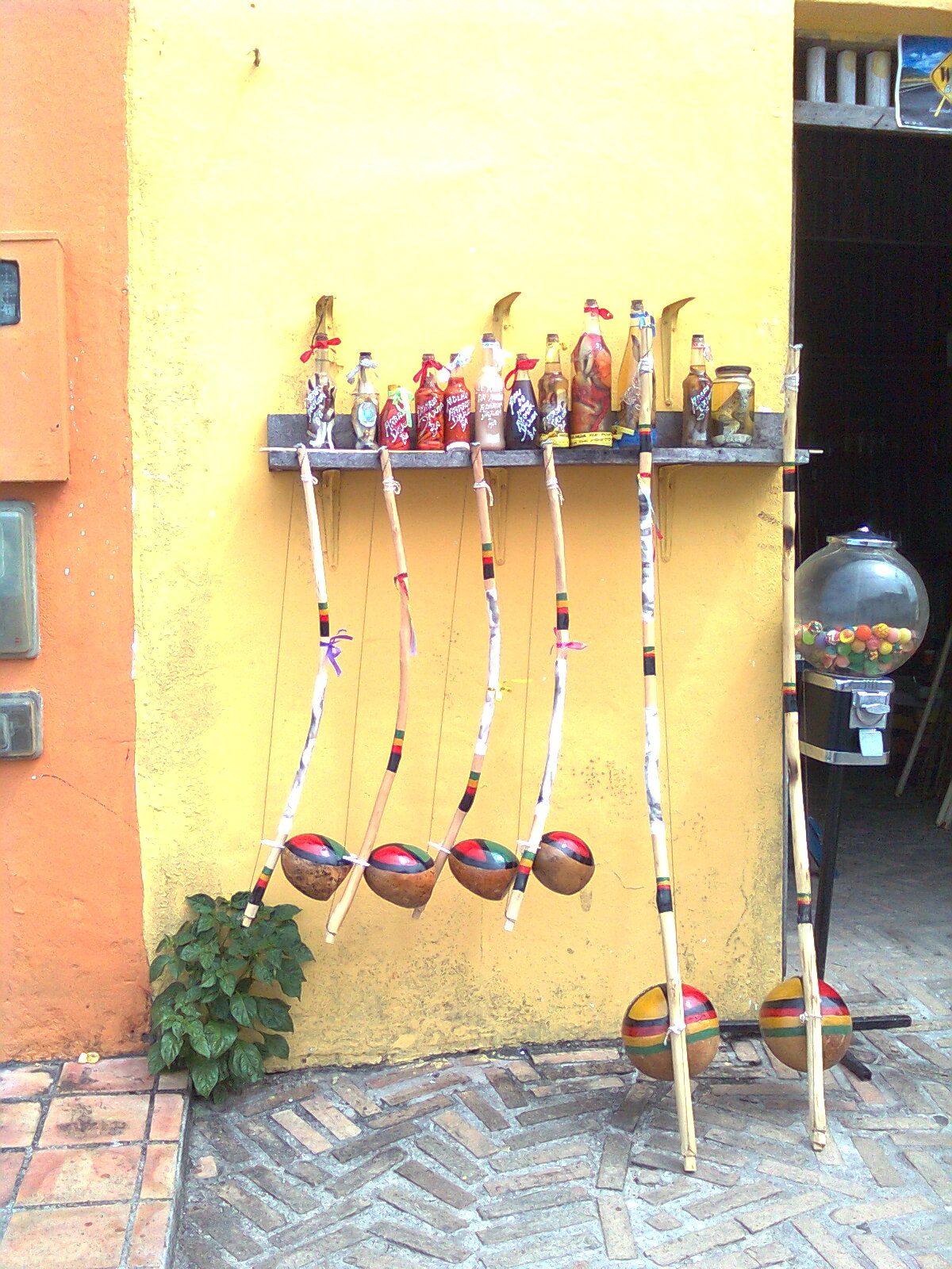 ARRAIAL D'AJUDA NOW: BERIMBAU, SEMPRE O MAIS PROCURADO