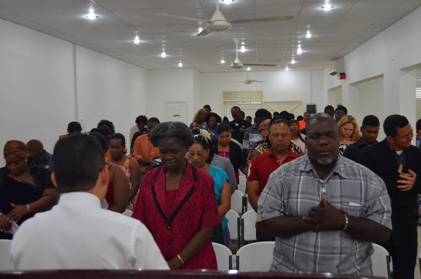 Sint Maarten UCKG/IURD Help Center: Day 21st of April 2013...