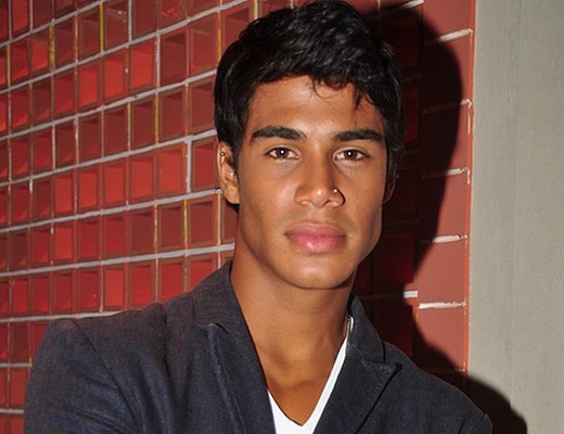 Classify Italian-American actor and model Nick Scotti