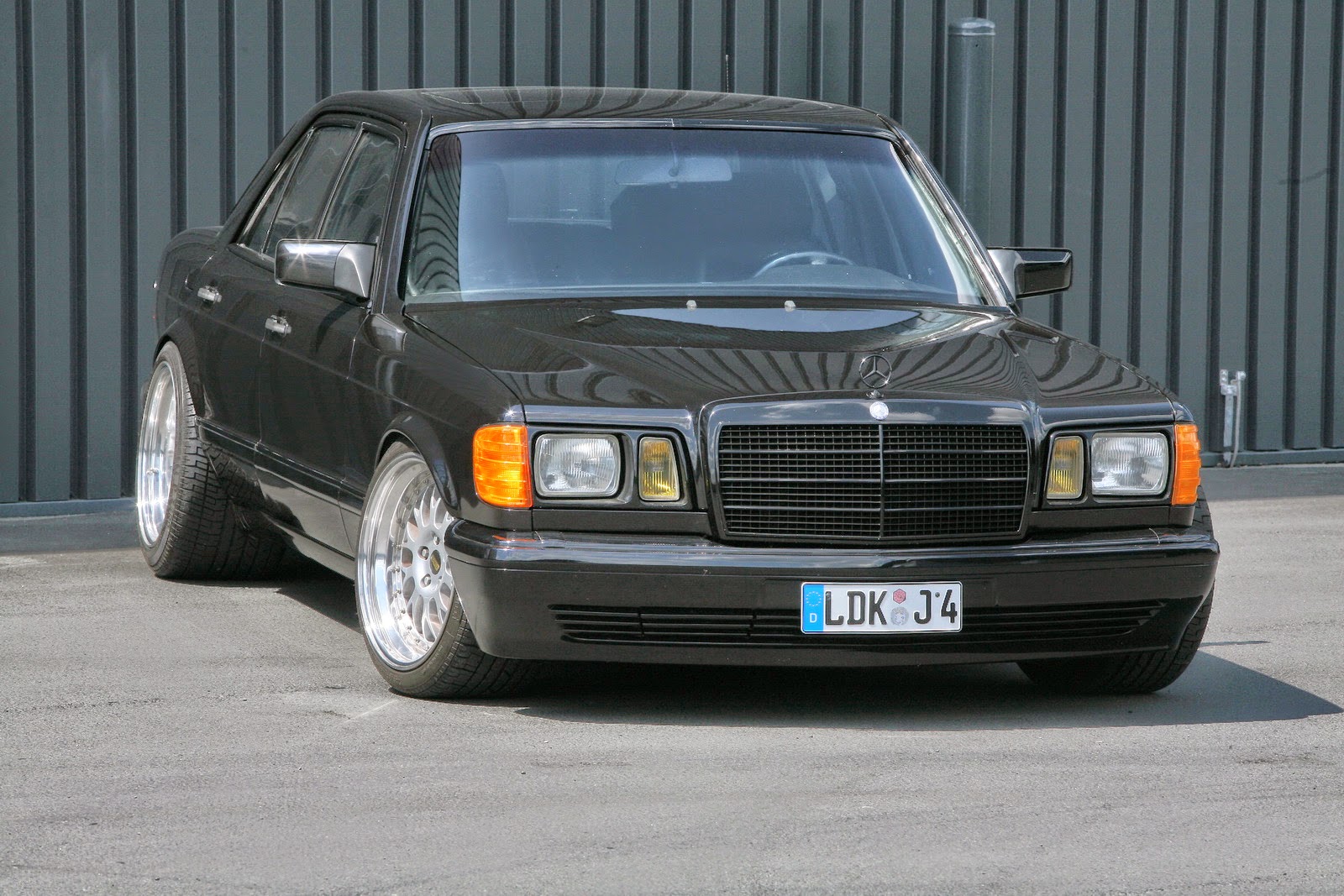 Mercedes-Benz W126 by Inden Design | BENZTUNING