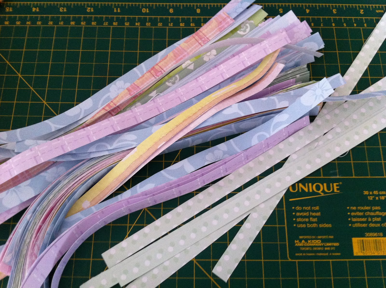 Randomly Taylor'd: Paper Star Bracelet Tutorial