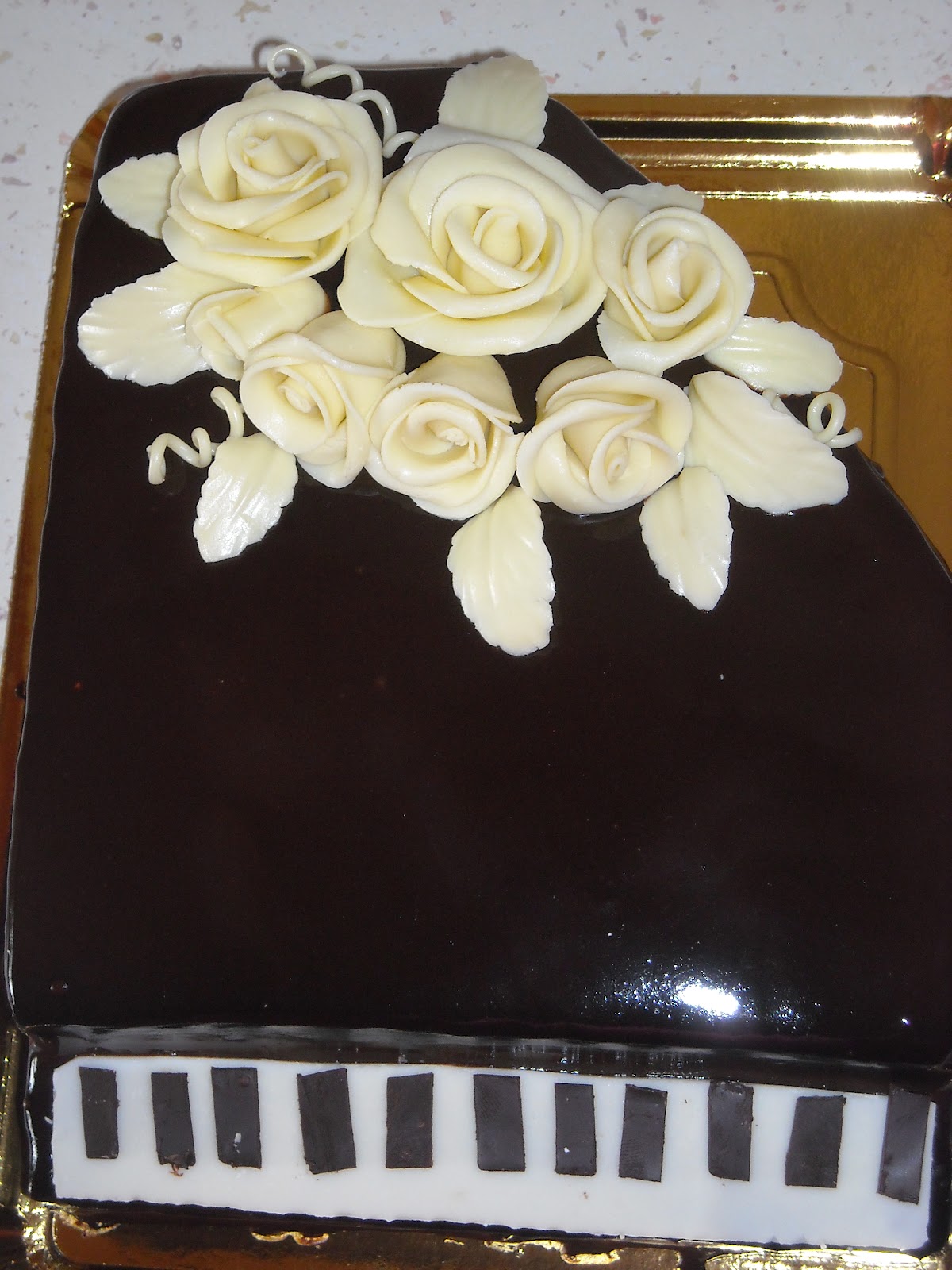 Ceva dulce...: Tort pian ... botez Mara, pentru nasi