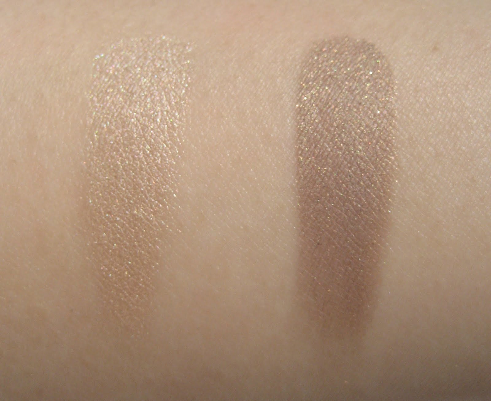delicate hummingbird.: Hourglass Visionare Eye Shadow Duo - Suede