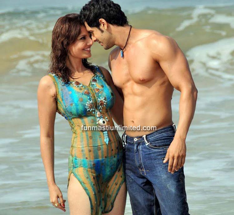 Wallpaper World: Deepshikha's Bikini n Cleavage photos from movie Yeh Dooriyan