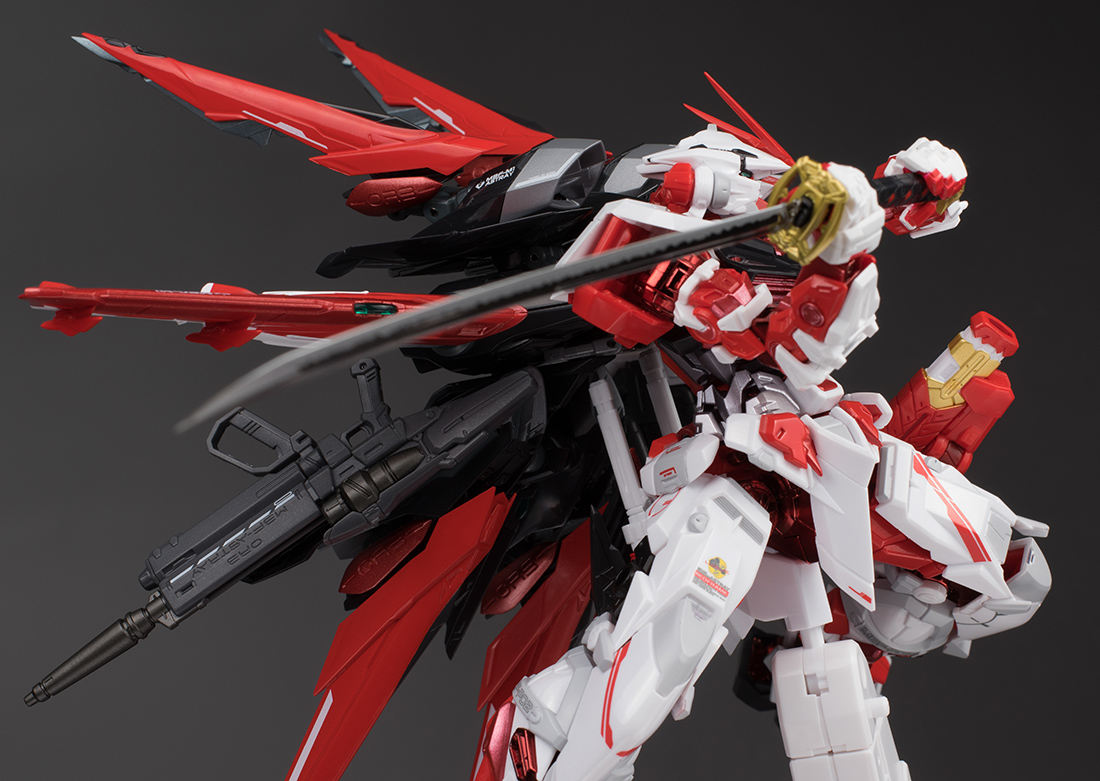 Gundam Family: METAL BUILD Gundam Astray Red Frame + Flight Unit Option ...