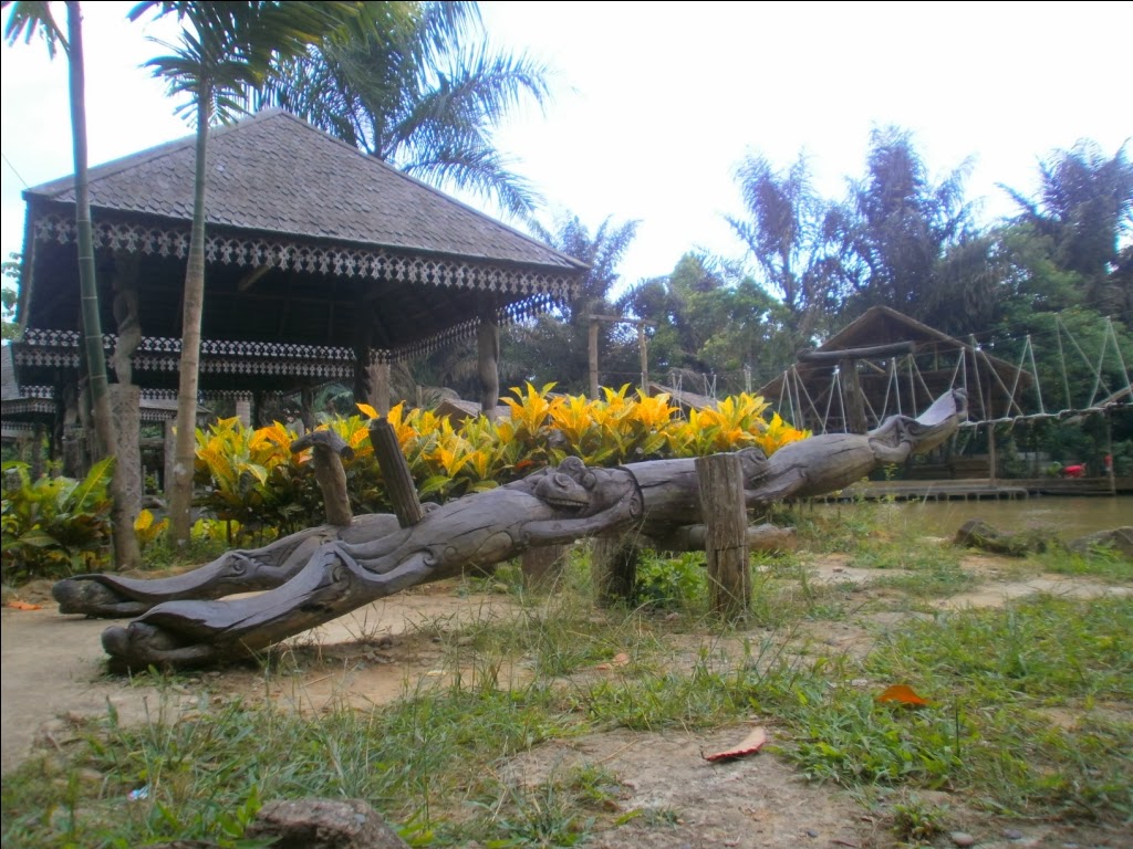 SENGKATEL: Air Terjun Doyam Gerigu Perigi Desa Semuntai Kabupaten Paser.