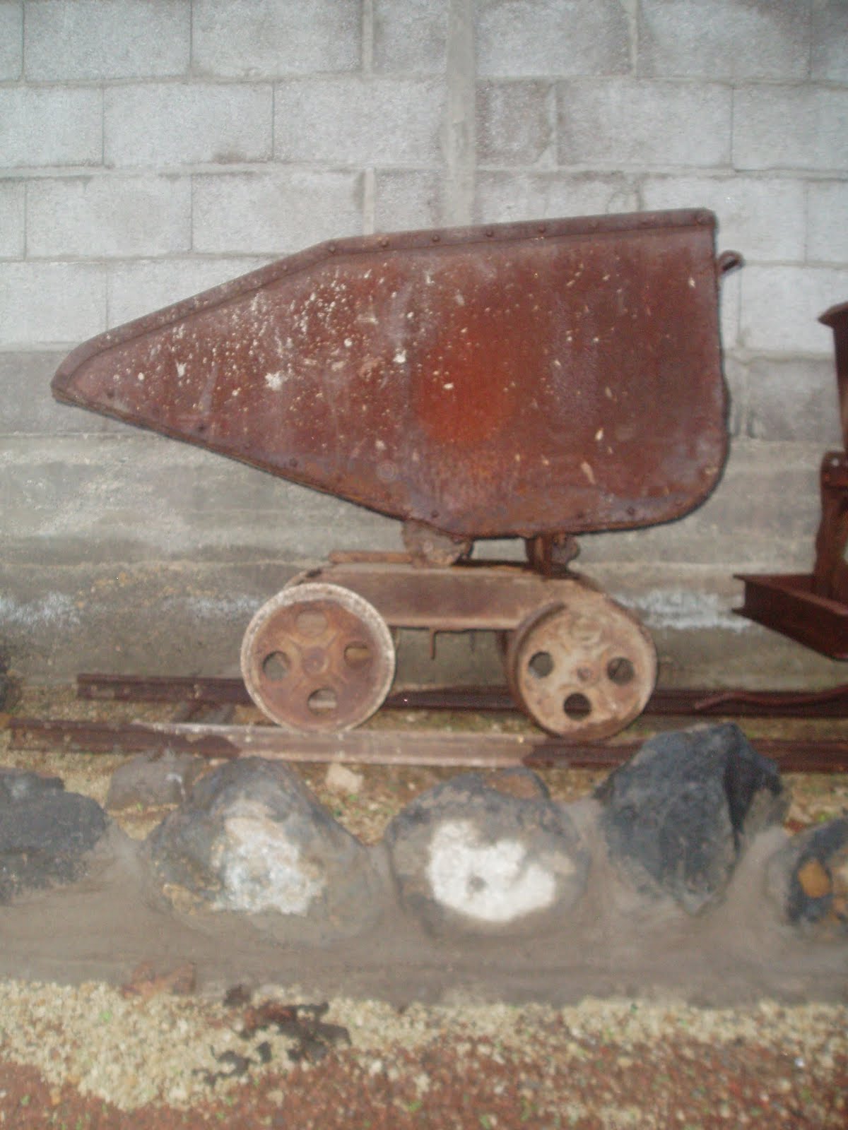 MONTAÑA TRENES E HISTORIAS: VAGONETAS, CARROS Y PLATAFORMAS