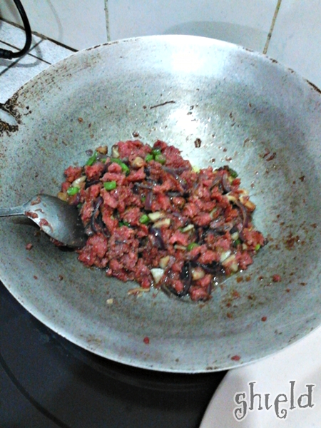 "Peel it. Feel it.": Resepi Corned Beef Pawada