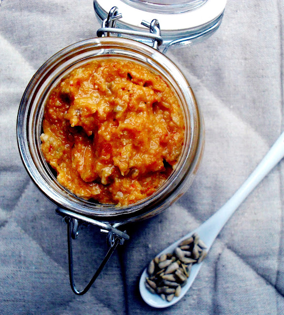 Kuchnia Alisz: Pesto z pieczonej dyni i suszonych pomidorów