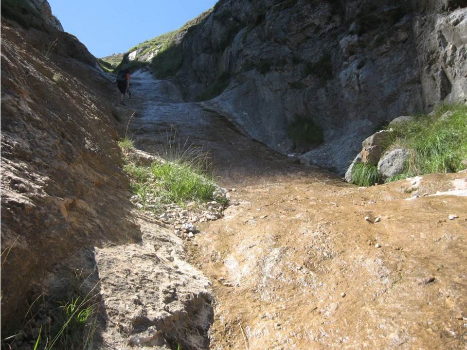PUCAVI El Macizo Oriental de los Picos de Europa y el Desfiladero de La ...